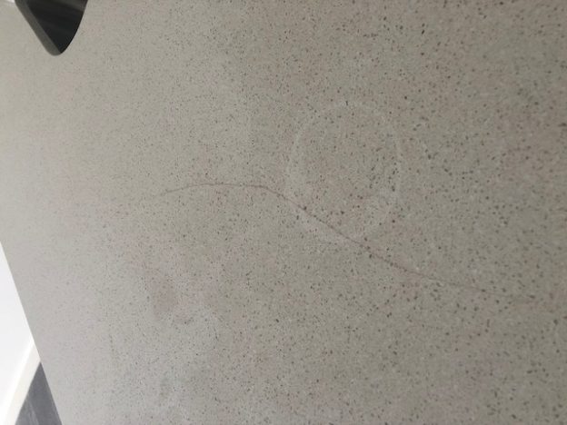 b340-caesarstone-benchtop-crack | eFi.blog